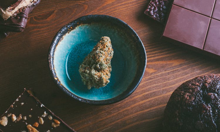 The Leafly Guide to Pairing Cannabis and Chocolate | Leafly