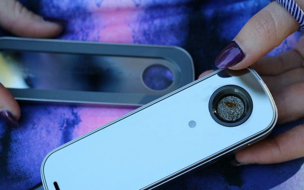 5 Experts Weigh in on Cannabis Concentrates and How to Use Them | Leafly