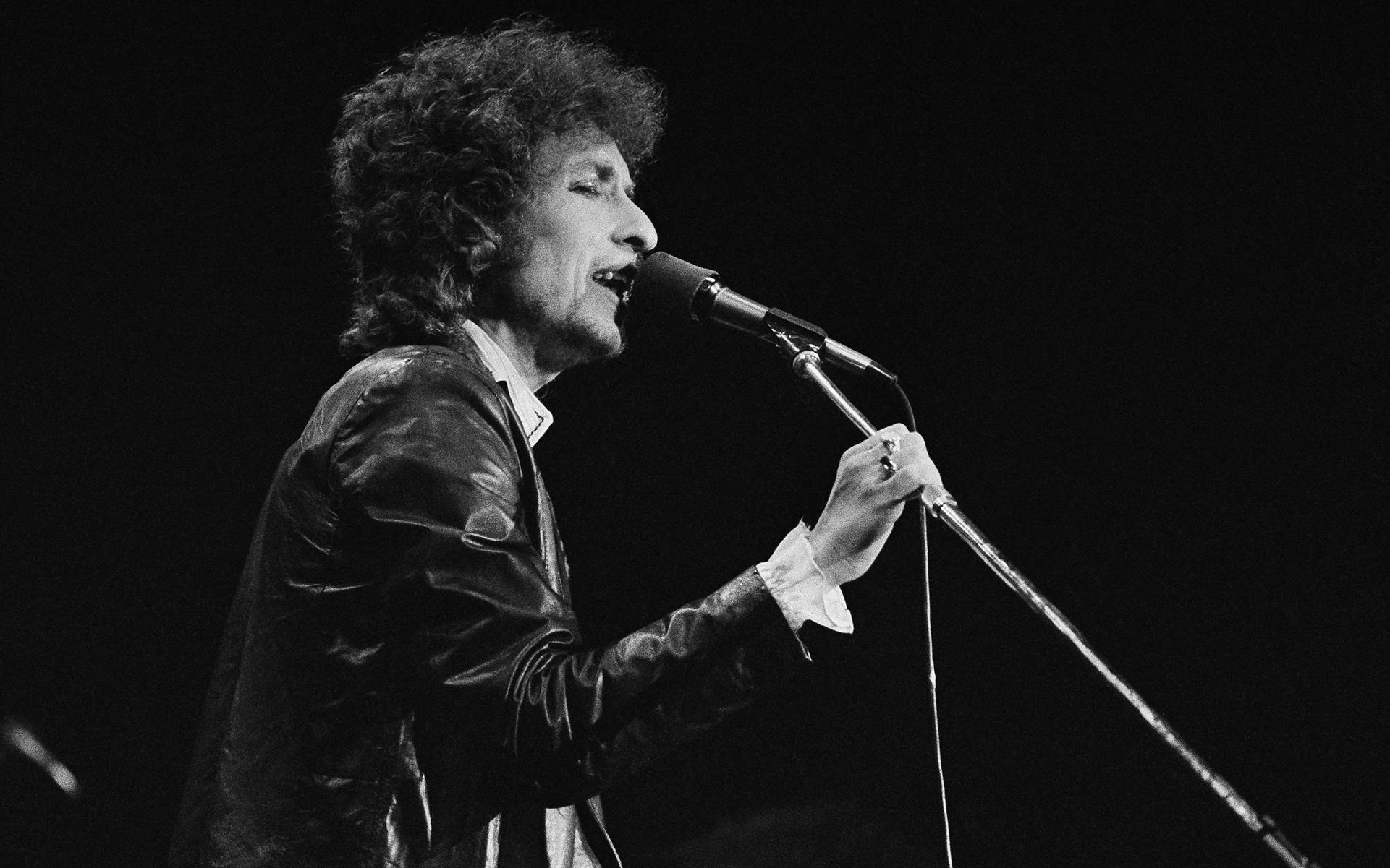 How Cannabis Influenced Bob Dylan's Musical Career | Leafly
