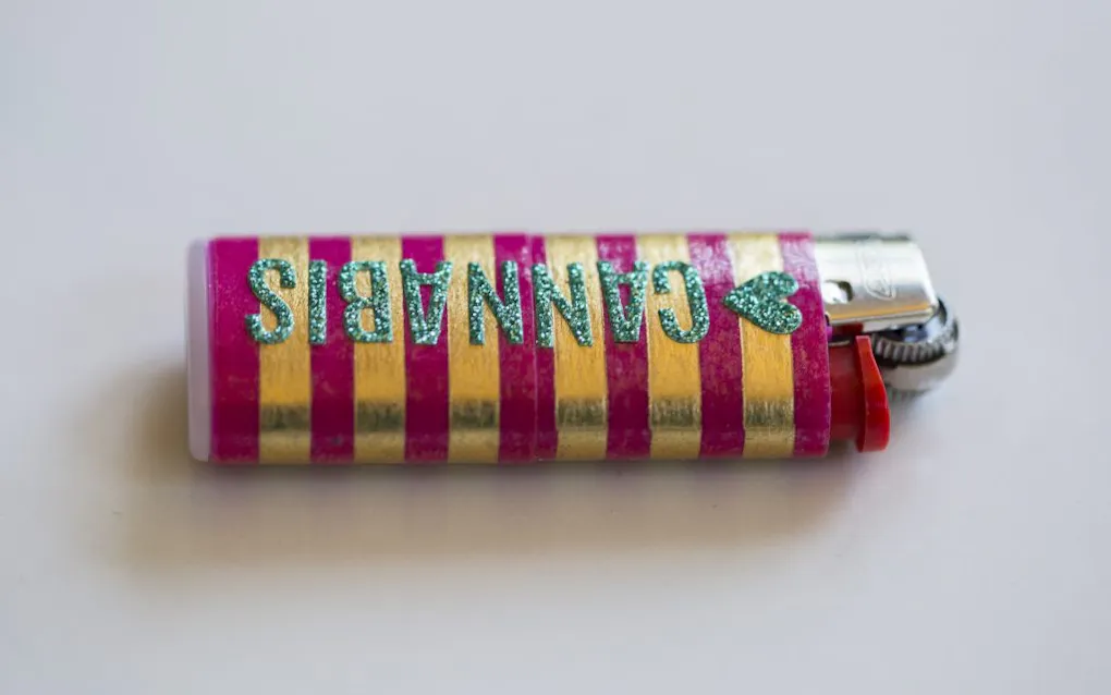 High DIY: 15 Creative Ways to Decorate a Lighter | Leafly