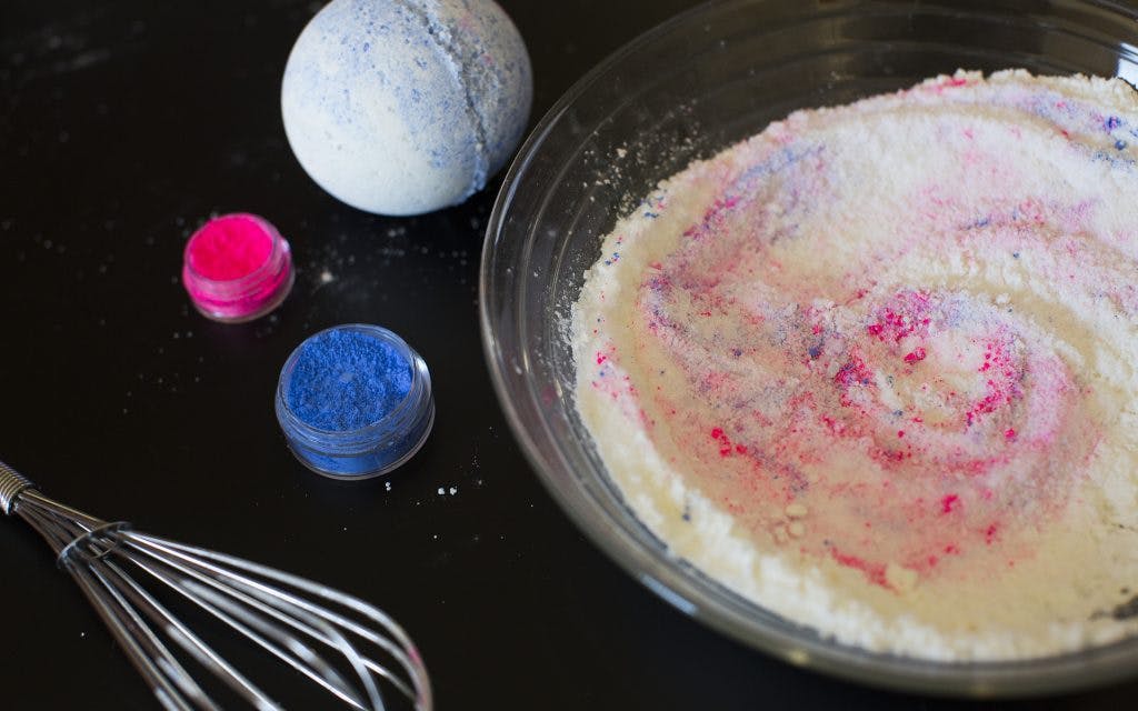 How to make cannabis-infused bath bombs | Leafly