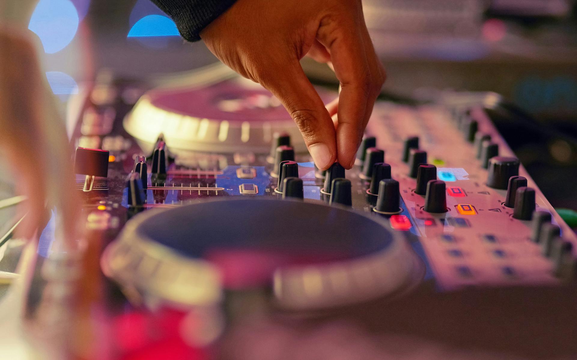 5 Modern Psychedelic Rock Albums to Listen to While High | Leafly