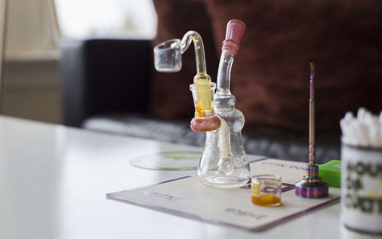 The Avid Dabber: A Simple Travel Rig for Dabs on the Go | Leafly