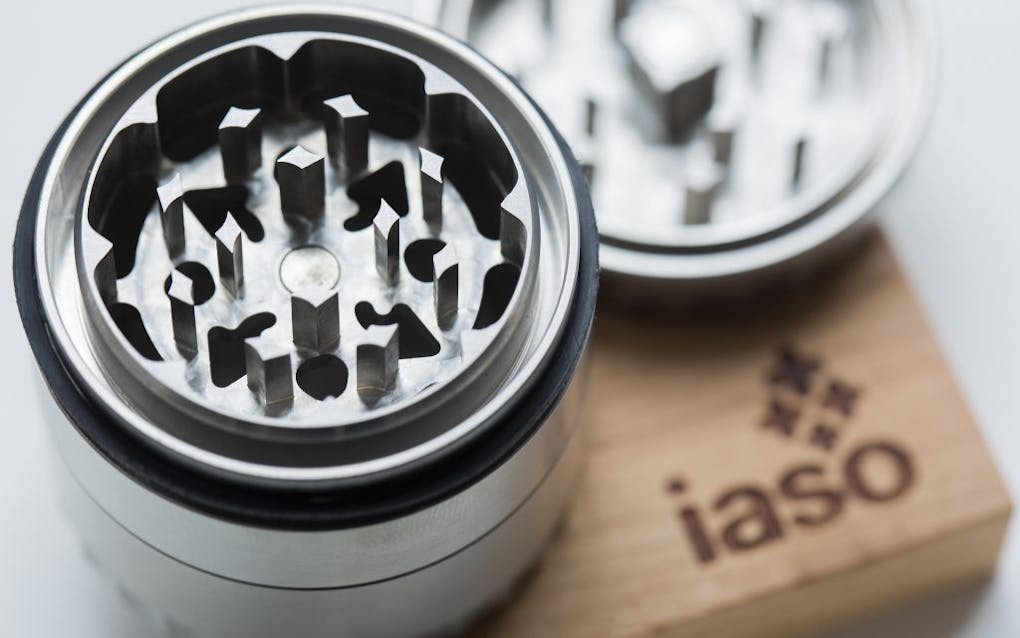 Review: Stainless Steel Grinders Are Finally Here! | Leafly