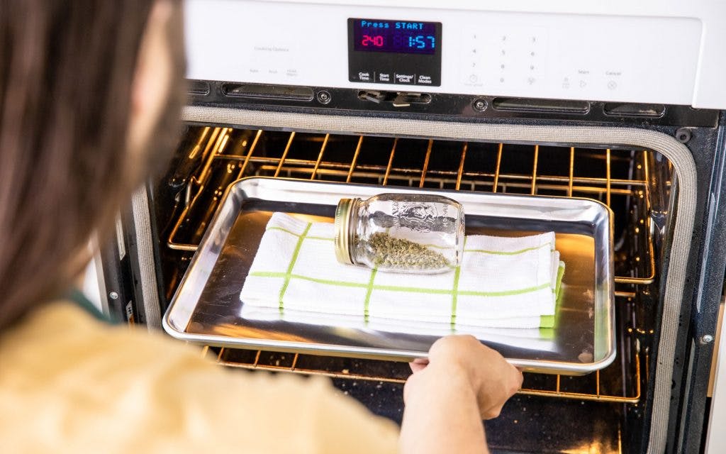 Decarboxylation 101: How to decarb in a mason jar | Leafly
